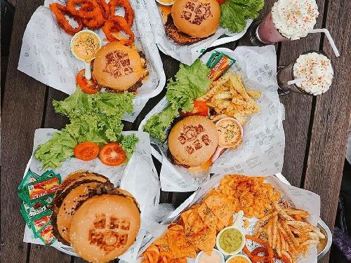 Bomber Burger, Dr Otten - GoFood