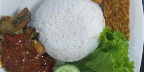 Ayam Penyet Warmindo Akung, Setia Budi 161A - GoFood