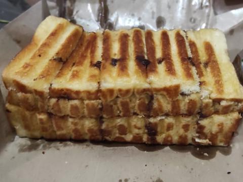 Martabak,roti Komplit,roti Bakar 'Ilham', Terminal Plaju - GoFood