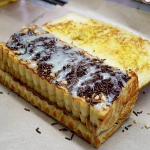 Terang Bulan Dan Roti Bakar Bima, Klojen - GoFood