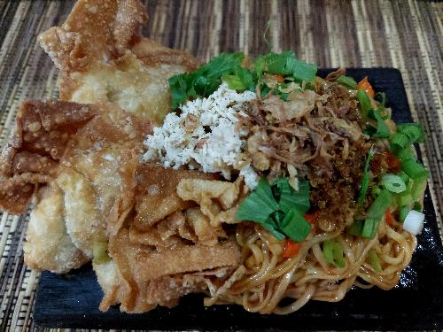Ayam Goreng Lengkuas dan Mie Taboki Gang Lombok, MT Haryono - GoFood