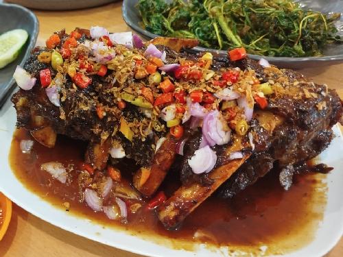 IGA BAKAR PANGLIMA TEBET - WARUNK SEAFOOD TUMPAH, BUARAN RAYA - GoFood