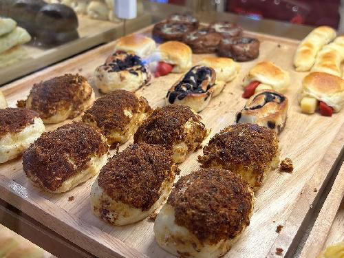 Roti Unyil Venus Bakery, Metropolitan Mall Cileungsi - GoFood