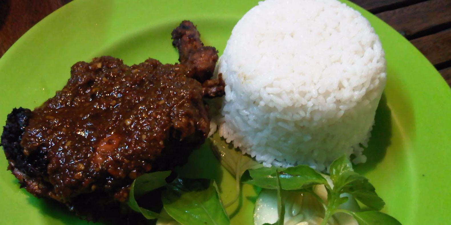 Ayam pedas artomoro, Godean - GoFood
