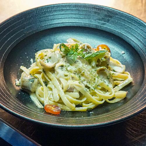 Shamrock Kitchen & Bar, Tebet - GoFood