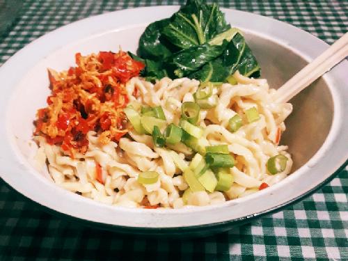 Mie Ayam & Mie Tuna Rica Pedas, Rt 001/05 Cimpaeun Tapos16459 - GoFood