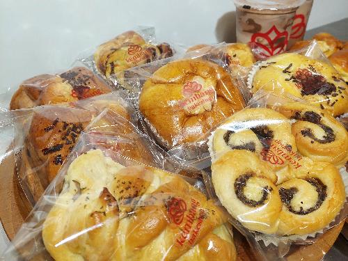 Toko Roti Kembang By Tante Darla, Ruko Kebayoran Square Blok D8