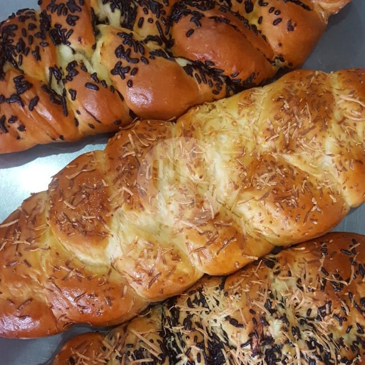 Roti In Tjwan Bo, Jemursari - GoFood