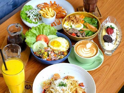 Eplus.Co Coffee & Coworking, Ngemplak - GoFood