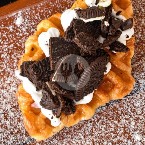 Meat up Burger & Coffee (The Plaza), Hotel Mercure Lengkong - GoFood