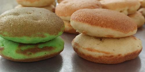 Dorayaki Cake / Kue Kelapa Muda Mang Ikin - GoFood