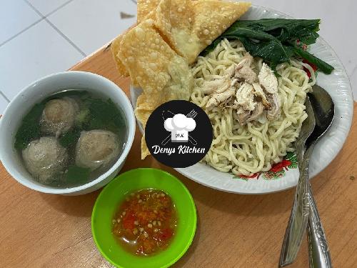 Denys Kitchen 2, Jl Merak No 17. Mangunsari - GoFood