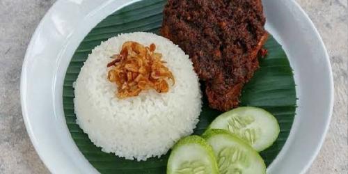 Nasi Bebek Family Khas Madura Ayam Penyet Sambal Ijo Ples Hitam Dan ...