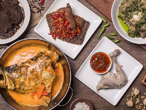 Padang Merdeka Kota Tua, Jl. Lada No. 1, Pinangsia - GoFood