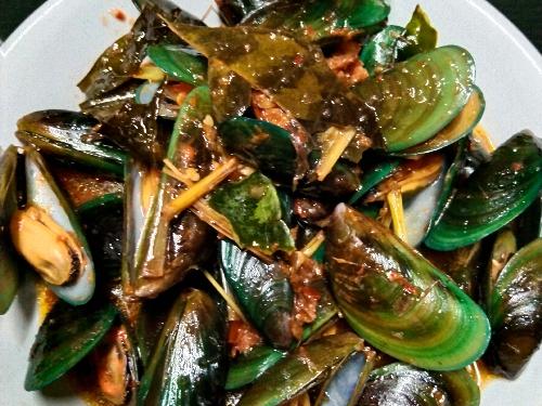 Kerang ijo Bang Gepz,Kp Bahari Gg.V A1,Pinggir Kali,Samping Pasar Anyar ...