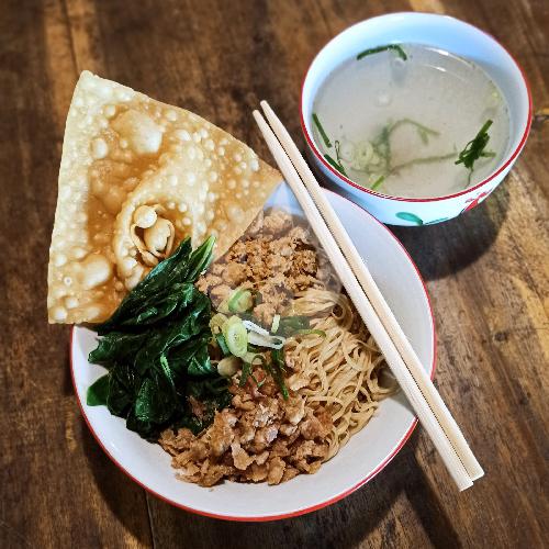 Mie Ayam Grabyas Mbah Benoe, Maguwoharjo - GoFood