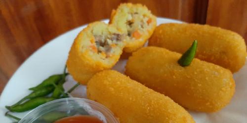 Kroket, Risoles dan Es Thai Tea Yummy 88 - GoFood
