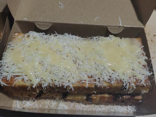 Banana Coju, Teluk Ambon - GoFood