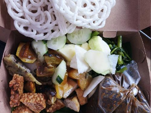 Rujak Tradisional Hot, Imam Bonjol, Kota Batu - GoFood