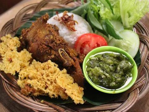 Bebek Pedas Kenyol, Pasirgombong - GoFood