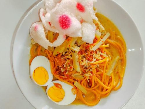 Mi Gomak Nasi Goreng Es Kopi, Pinus Resto, Galaxy Jakasetia - GoFood