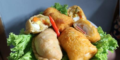 Pastel Risol Mbak Sri, Bintaro - GoFood