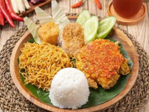 KING AYAM GEPREK & MIE NYEMEK BORNEO (Asli), (SESUAI TITIK) JNDELA ...