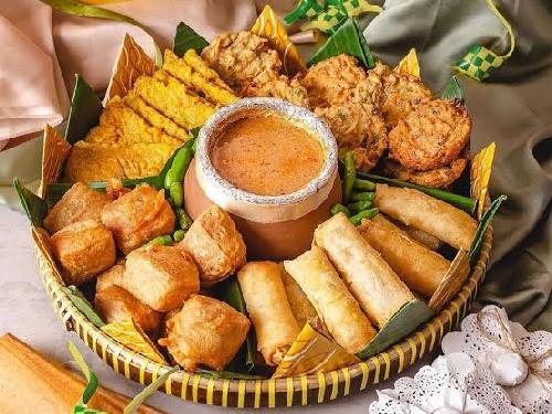 Gorengan Anggrek / Menanduk, (mendoan pisang tanduk) - GoFood