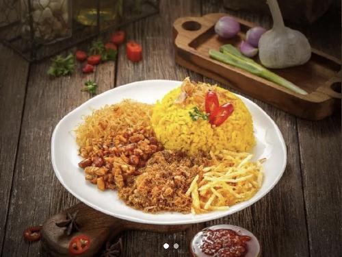 Nasi Kuning Raja Tuna & Kue Manado Sulawesi, Gading Serpong - GoFood