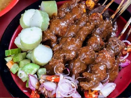 Warung (Sate madura, Nasi bakar dan Martabak mini) Cak Mat, Candi ...