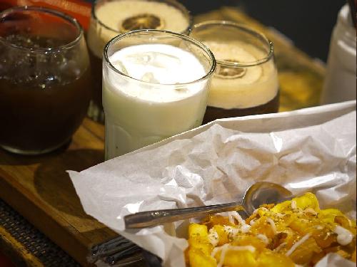 KOMSTEER.YK, GNDMNN - GoFood