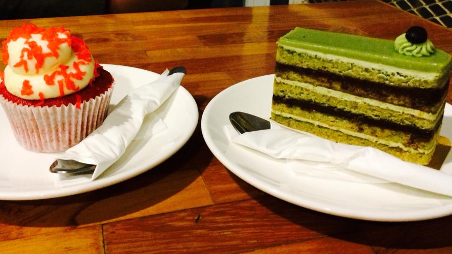 Disini Bakery, Lengkong - GoFood