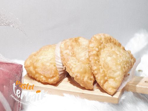 Pastel Terbaik Sepanjang Masa, Gading Kasri Klojen Malang - GoFood