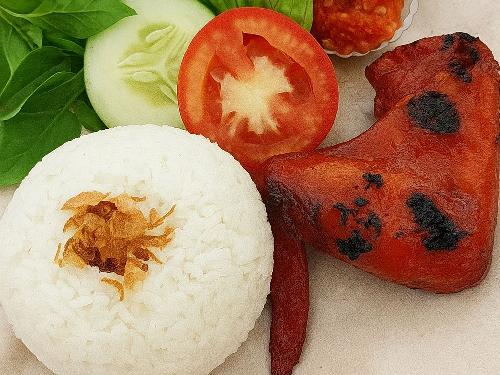 Ayam Taliwang, Ayam Asap, Rahang Tuna Asap, Salmon Lodeh, Sajian ...