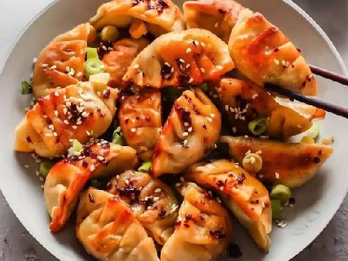 Mie Jebew Dan Pangsit Chili Oil, Gang Noble Cabang Puspa Raya - GoFood