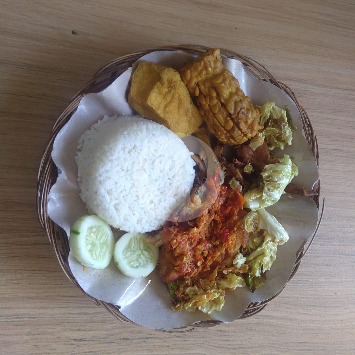 Ayam Gepuk Togog, Pakal - GoFood